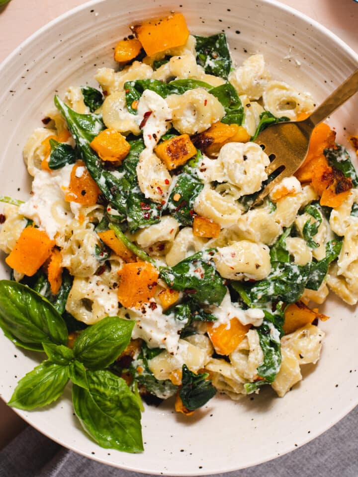 Creamy Garlic Mushroom Pasta - Cozy Peach Kitchen
