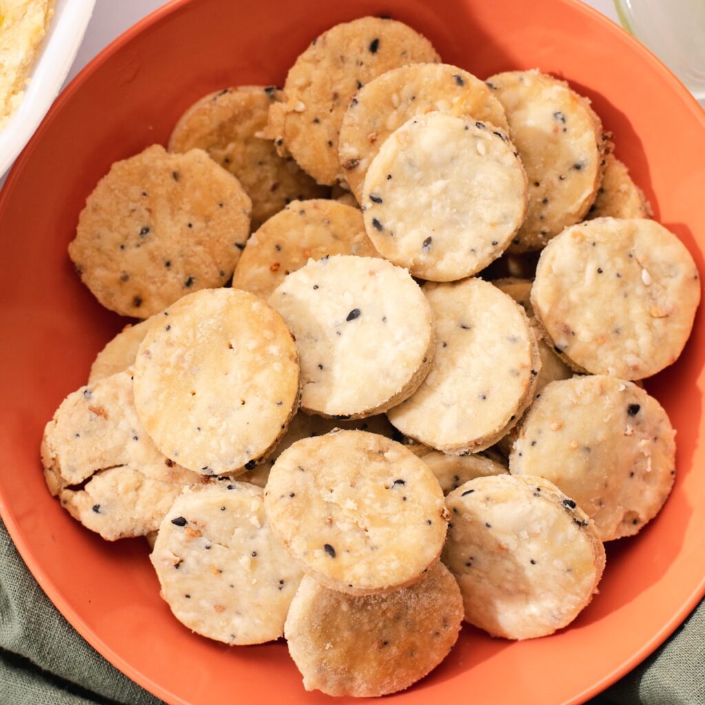 Everything Bagel Seasoning Crackers - Cozy Peach Kitchen