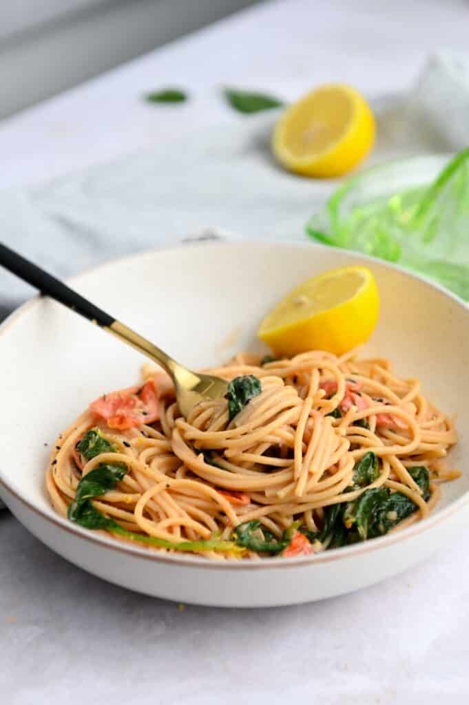 Lemon Hummus Pasta - Cozy Peach Kitchen